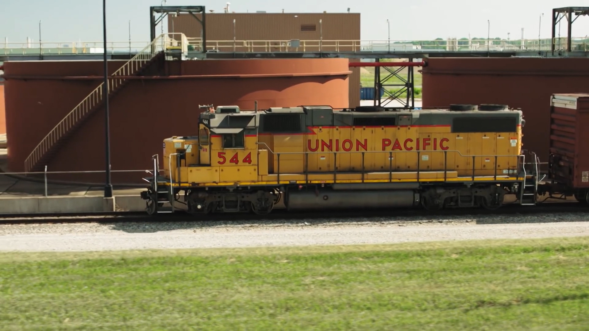 Building America With Union Pacific - Military Makeover