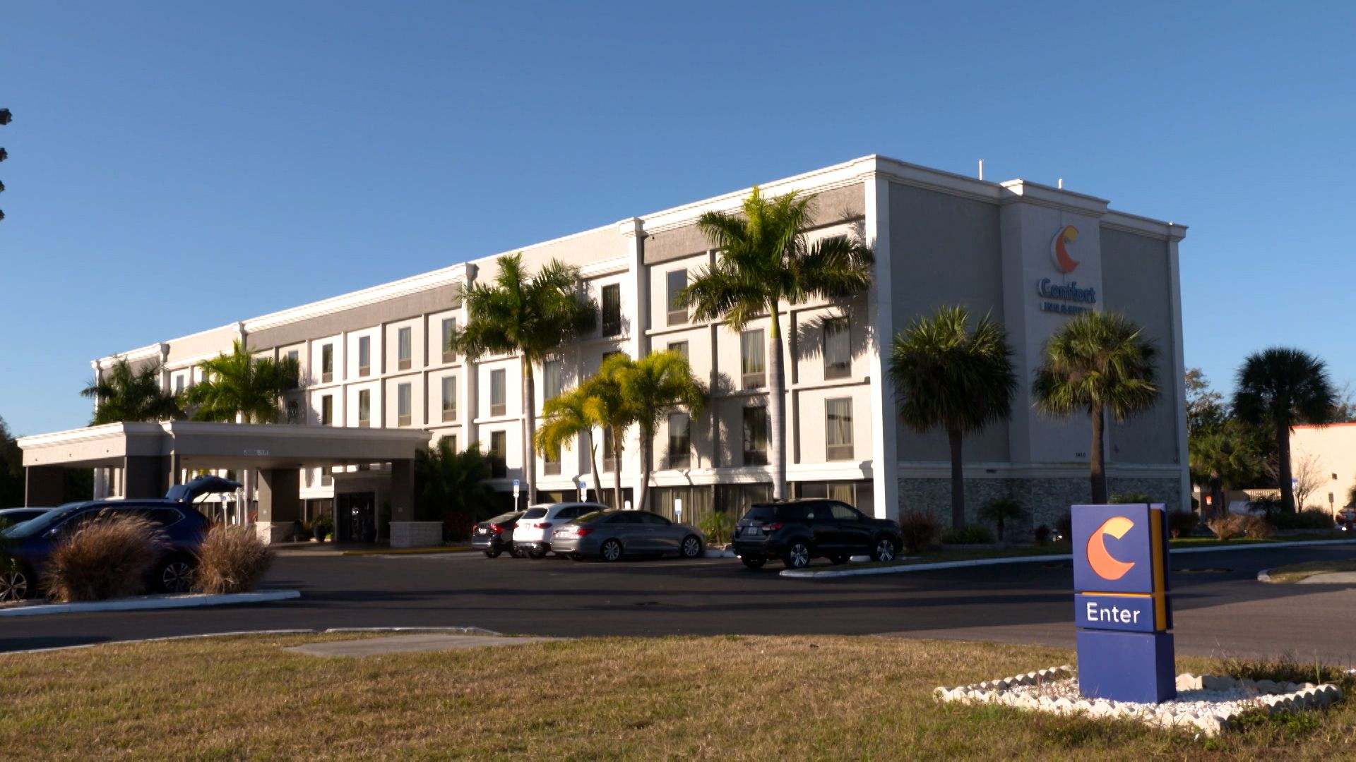 Choice Hotels: Hospitality for the Clarke Family - Military Makeover