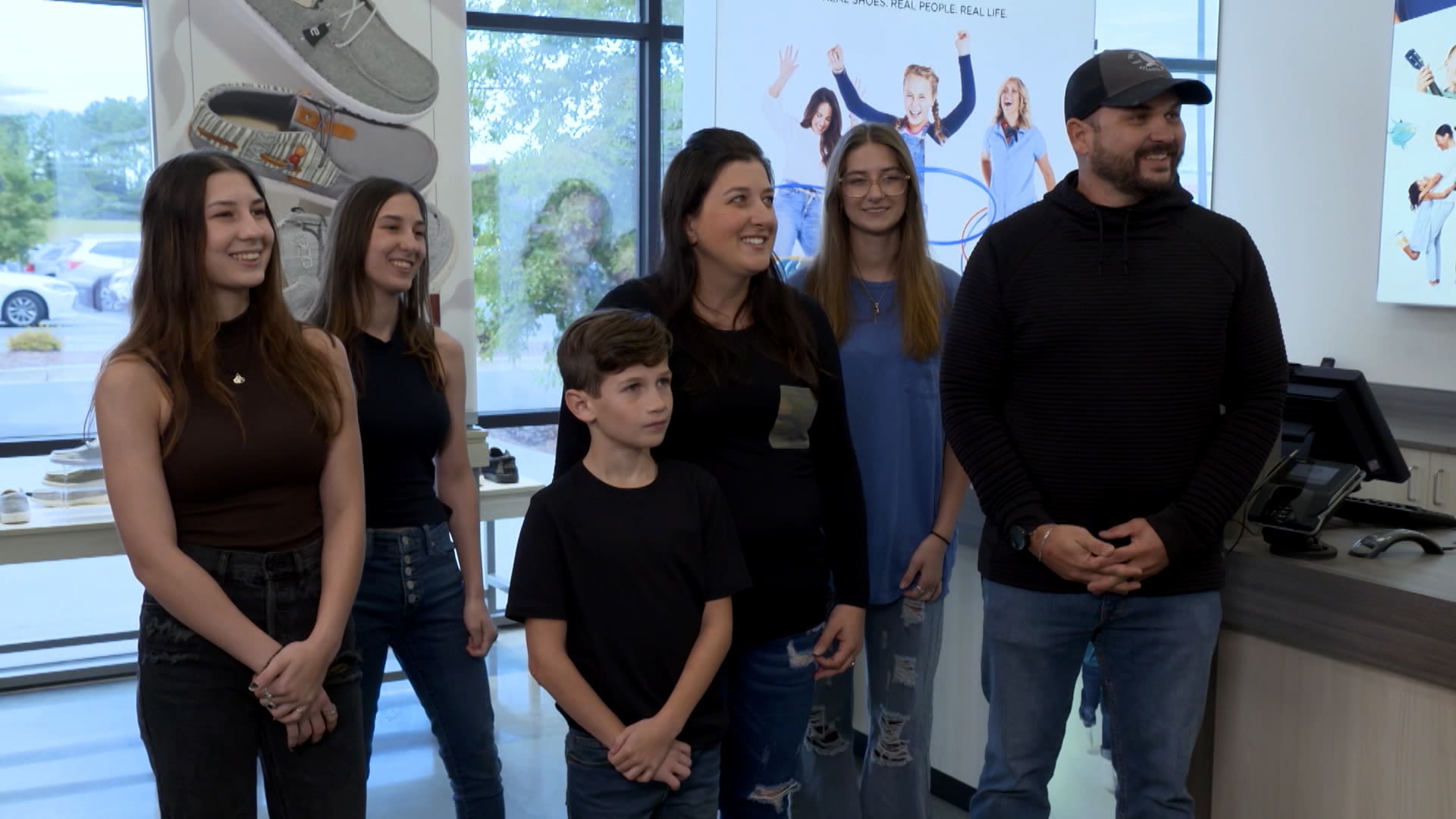 Making Memories for the Thomas Family - Military Makeover